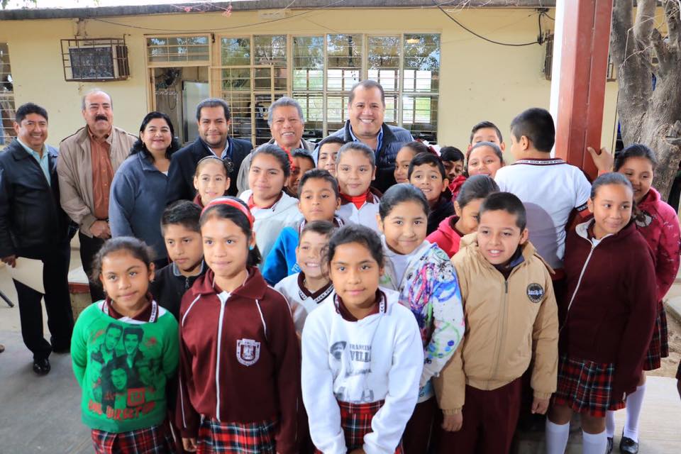 La Capital | Visita Scar Almaraz Escuela Primaria Jose Dolores Ponce