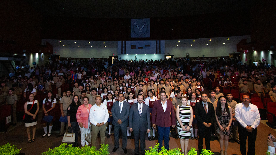 La Capital | Apadrina Rector De La UAT A Egresados De Secundaria