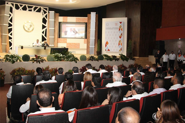 La Capital | Entrega Rector Reconocimiento Al Merito Universitario UAT 2016